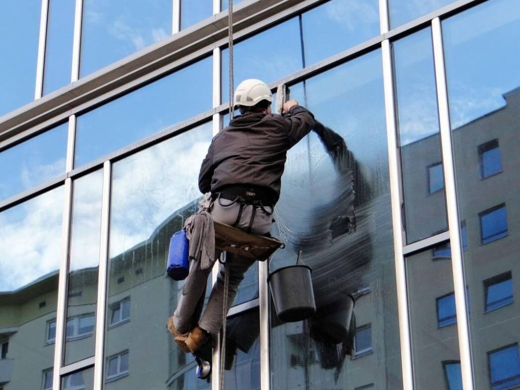 How do professional window washers clean windows? - Skyscraper Window ...
